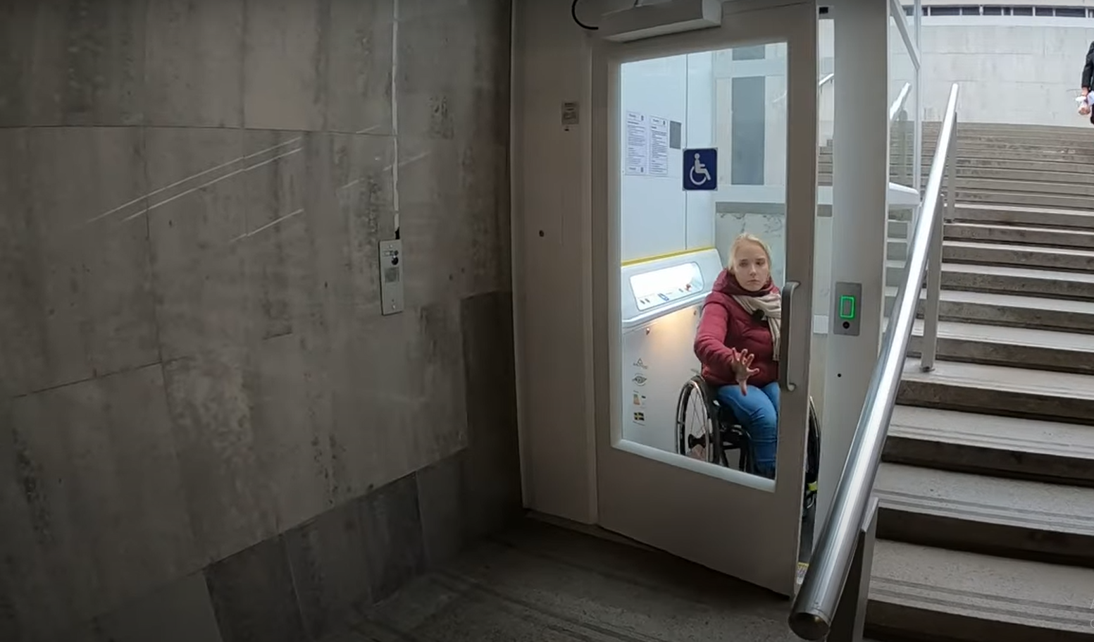 Kliūtys neįgaliesiems Kaune. Kaip patekti į stotį? - Lietuvos žmonių su ...